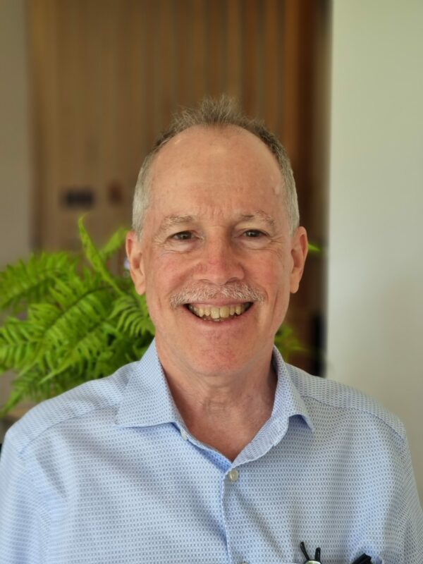 Dr Peter Richardson - Ophthalmology Specialist - Medical Forum